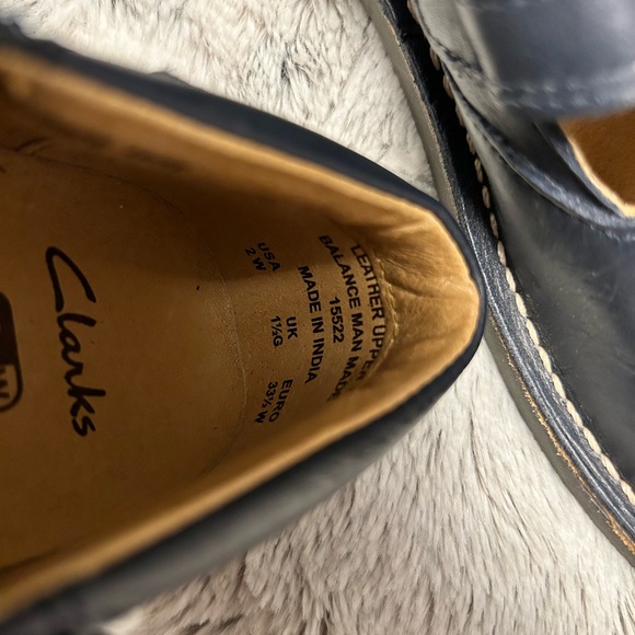 Clarks | Shoes | Nwt Clarks Girls Navy Star Beam Flats Size 2w Leather ...